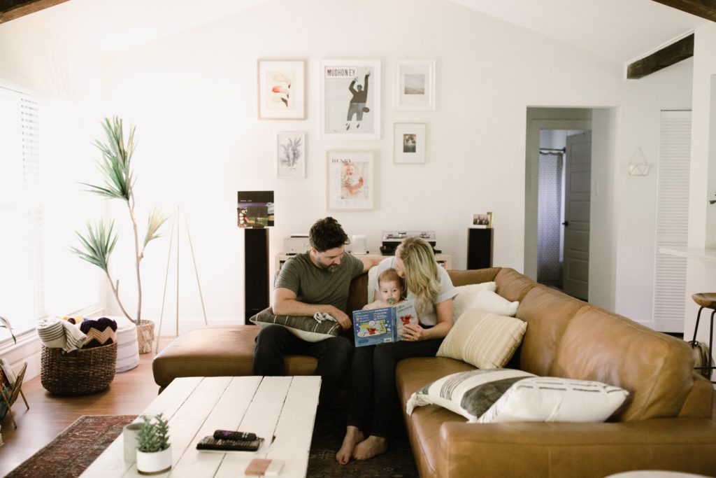 How to Plan an At-Home Family Session - ambervickery.com