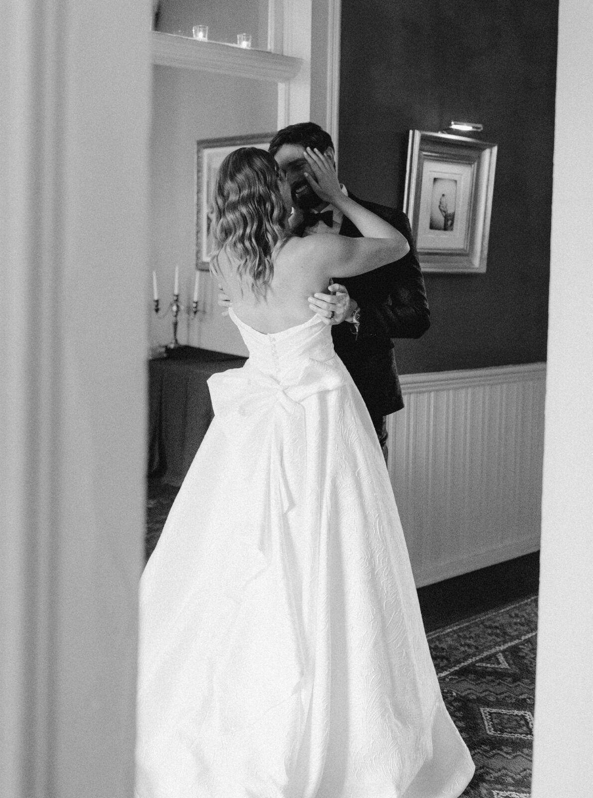 Intimate Spring Wedding at Justine's Secret House - ambervickery.com