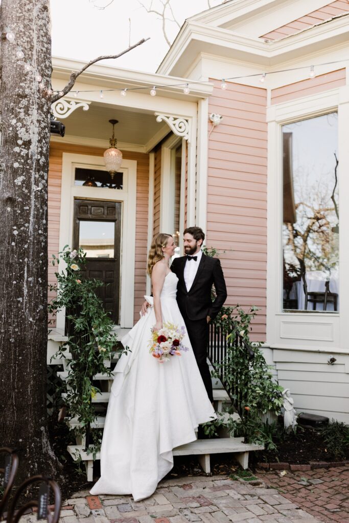 Intimate Spring Wedding at Justine's Secret House - ambervickery.com