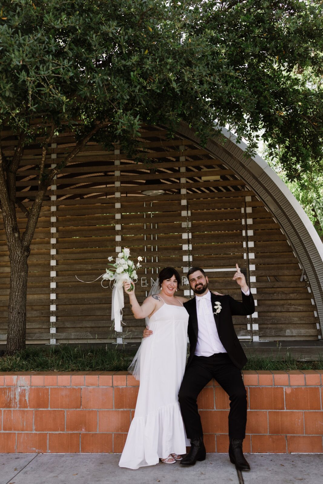 Austin Wedding at UMLAUF Sculpture Garden - ambervickery.com