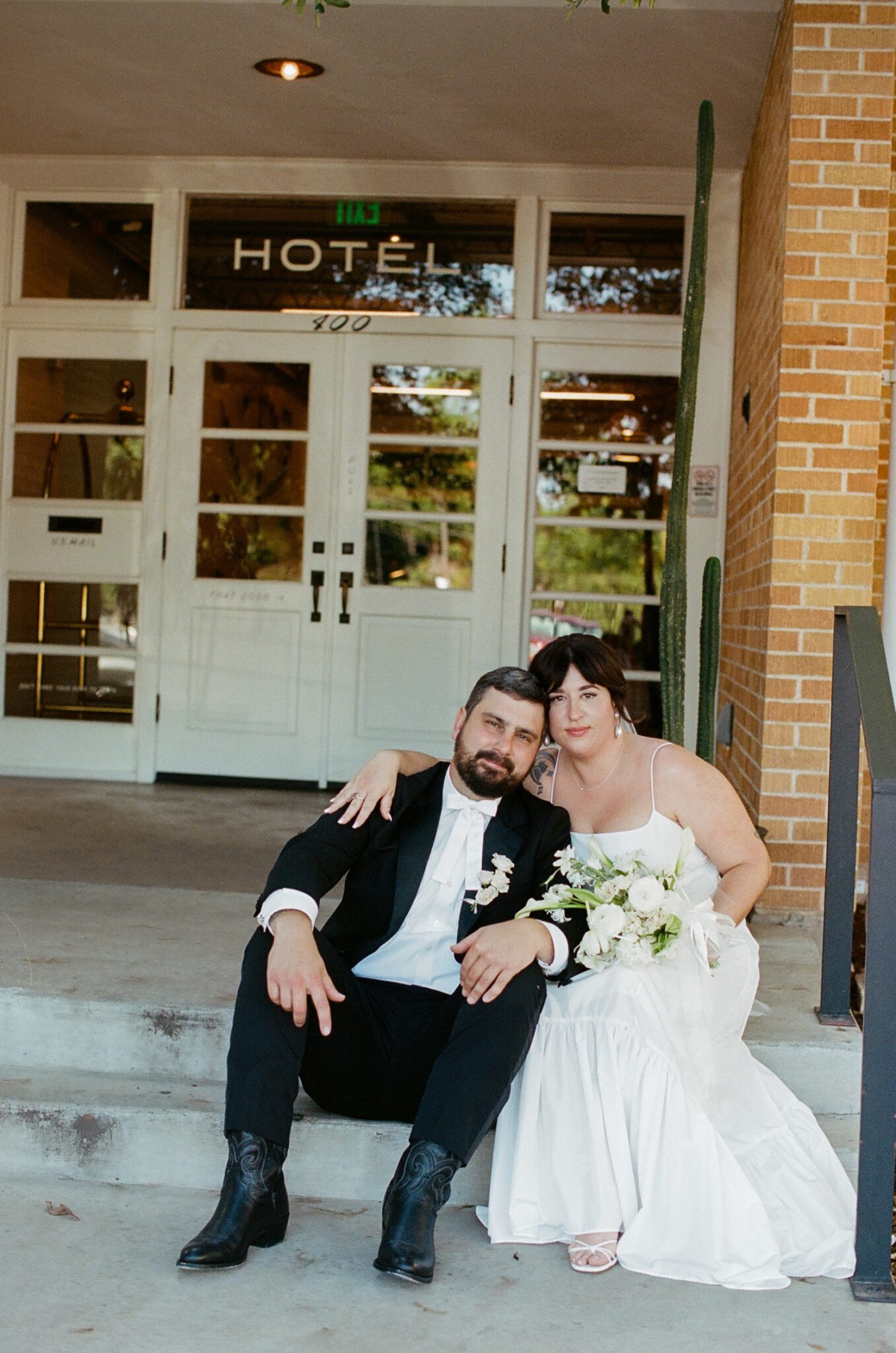 Austin Wedding at UMLAUF Sculpture Garden - ambervickery.com