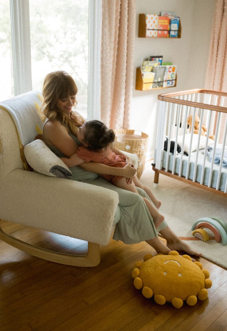 A Candid At-Home Family Session in Austin - ambervickery.com